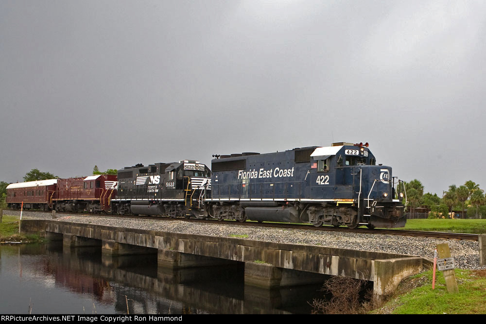 NS Geometry train across Cypress Creek mp 334.94